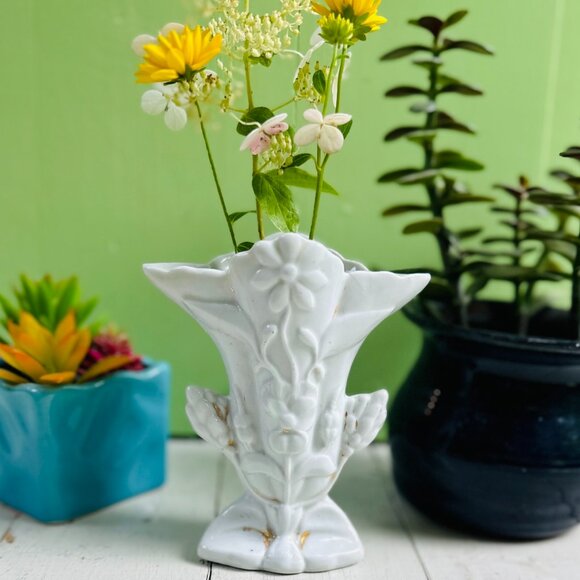 Vintage | Accents | Vintage White Bud Vase Ceramic Floral Vase ...